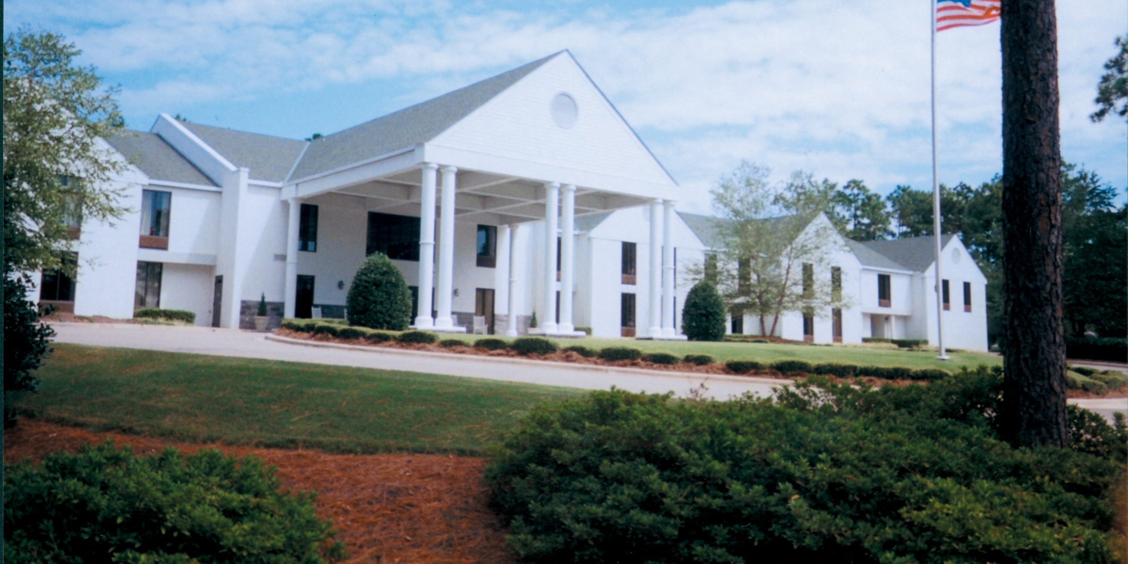 The Comfort Inn - Ring The Pines